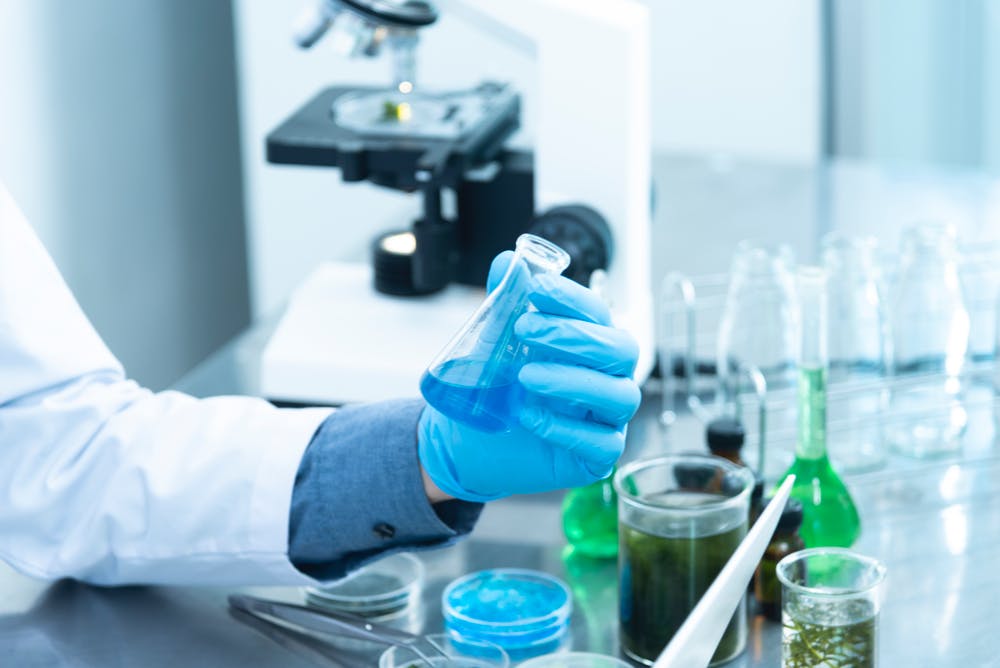 Η FDA των ΗΠΑ Ενέκρινε το Πρώτο Γρήγορο Τεστ Αντιγόνων και Σάλιου για ...